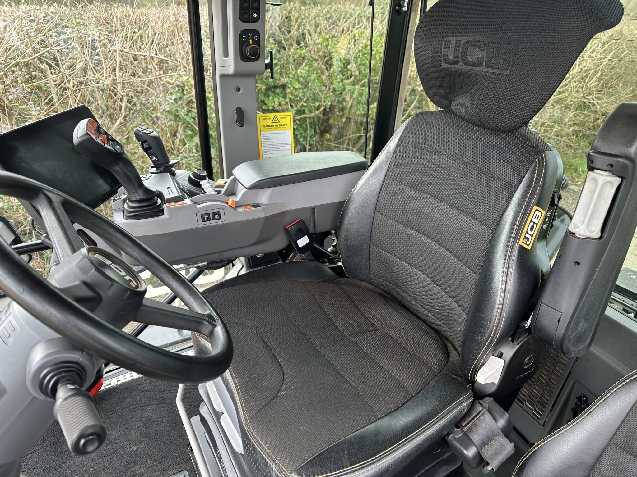 Jcb fastrac 4220 icon for sale - Tom Ray Tractor Sales