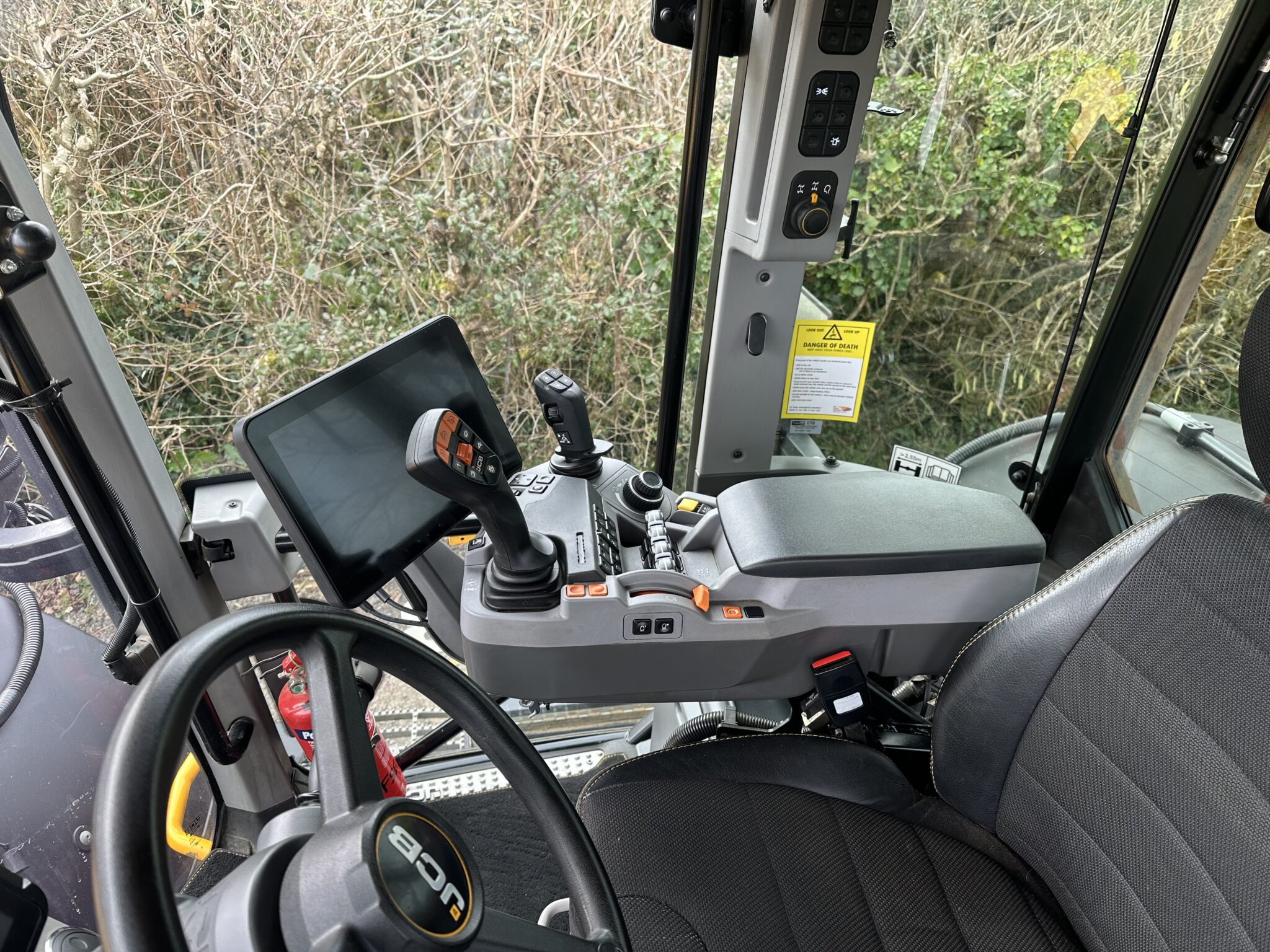 Jcb fastrac 4220 icon for sale - Tom Ray Tractor Sales