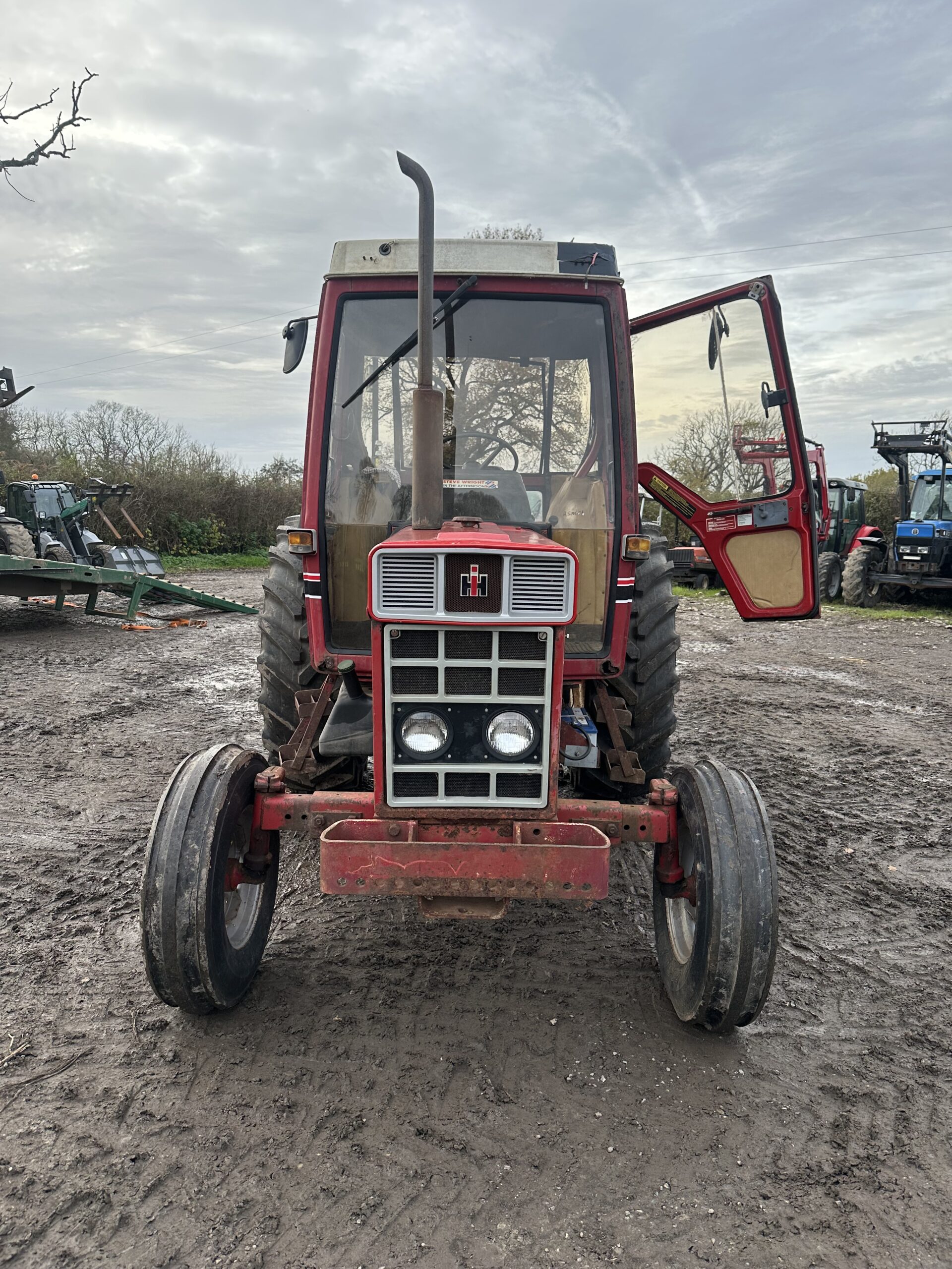 International 785 XL – 2WD Tractor - For Sale - Tom Ray Tractor Sales